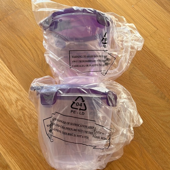 LocknLock | Kitchen | Locknlock Set Of 2 Measuring Cups With Locking ...